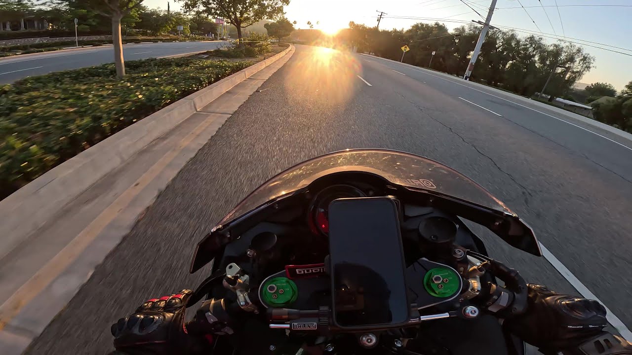 NINJA H2 CHASING SUNSET *Insane Energy* - YouTube