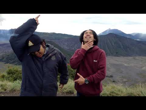 coomingsoon challange Buka baju di Bromo !