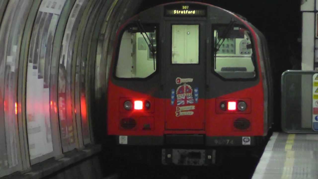 Jubilee Line 1996TS 96074 (Diamond Jubilee Livery) @ Green Park - YouTube