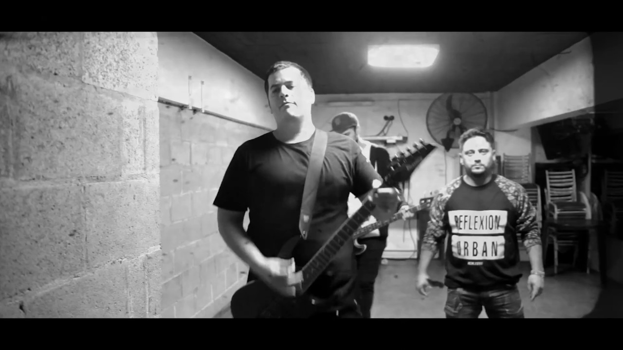 Indócil - Interpretación del éxito (video oficial en vivo) - YouTube