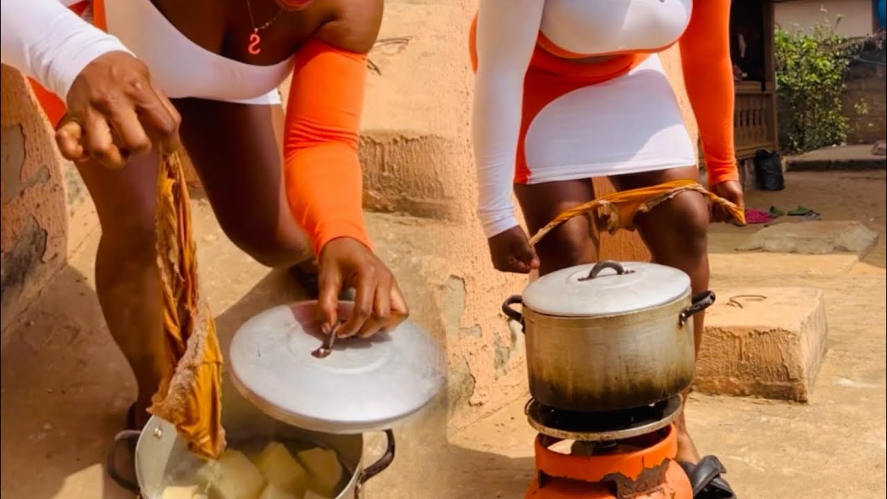Oh My God! She Put her P@nt inside a Pot of Food Her Sister is Cooking ...