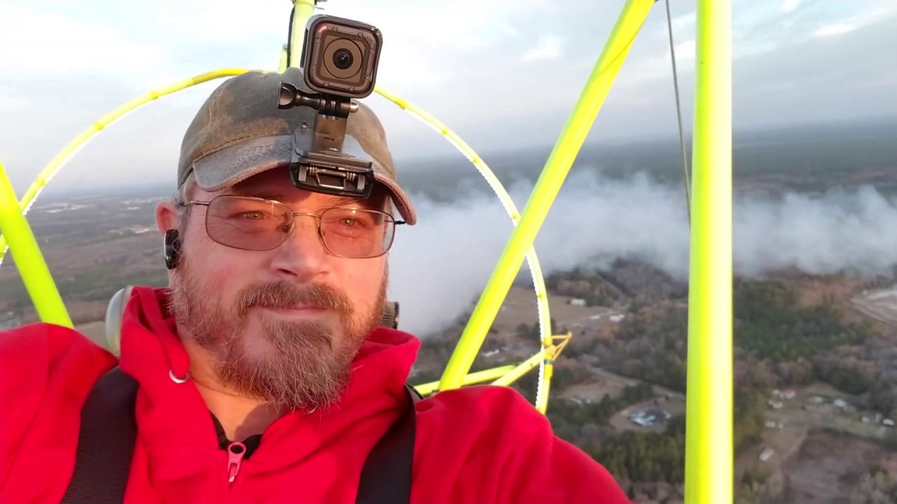 Smoke Donut in a Power Parachute - YouTube