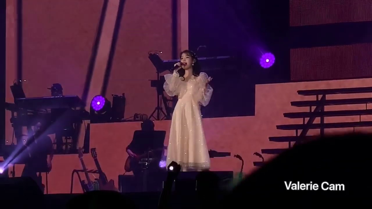 【4K】"Friday" IU(아이유) Love Poem Tour in Kuala Lumpur 2019 - YouTube