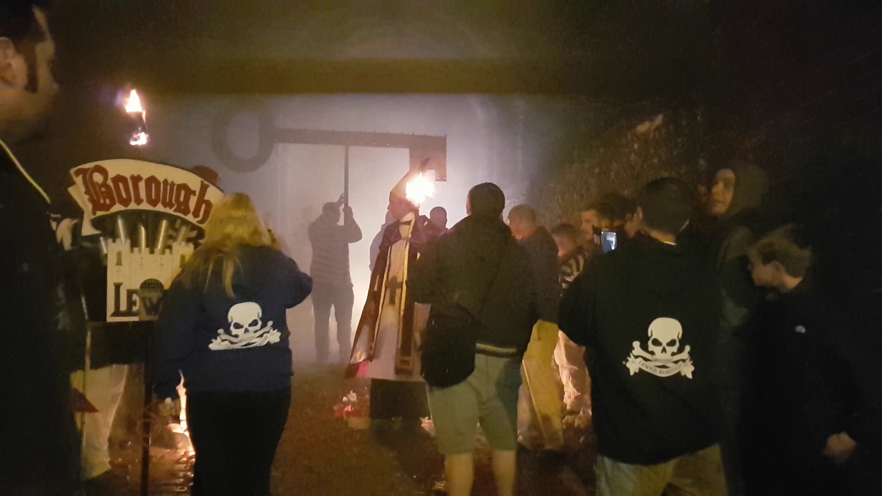 Lewes Borough Bonfire | Key Ceremony 2016 - YouTube