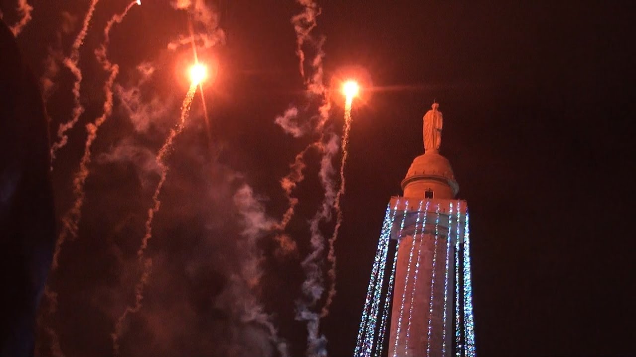 Washington Monument Lighting 12-01-2016 Baltimore, MD - YouTube