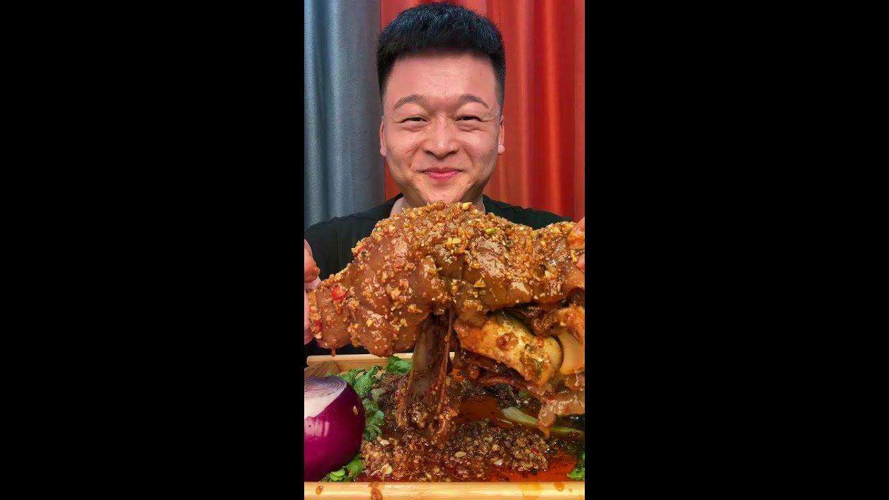 Today I eat my favorite ox hoof, it's too delicious! #Food #eating meat ...