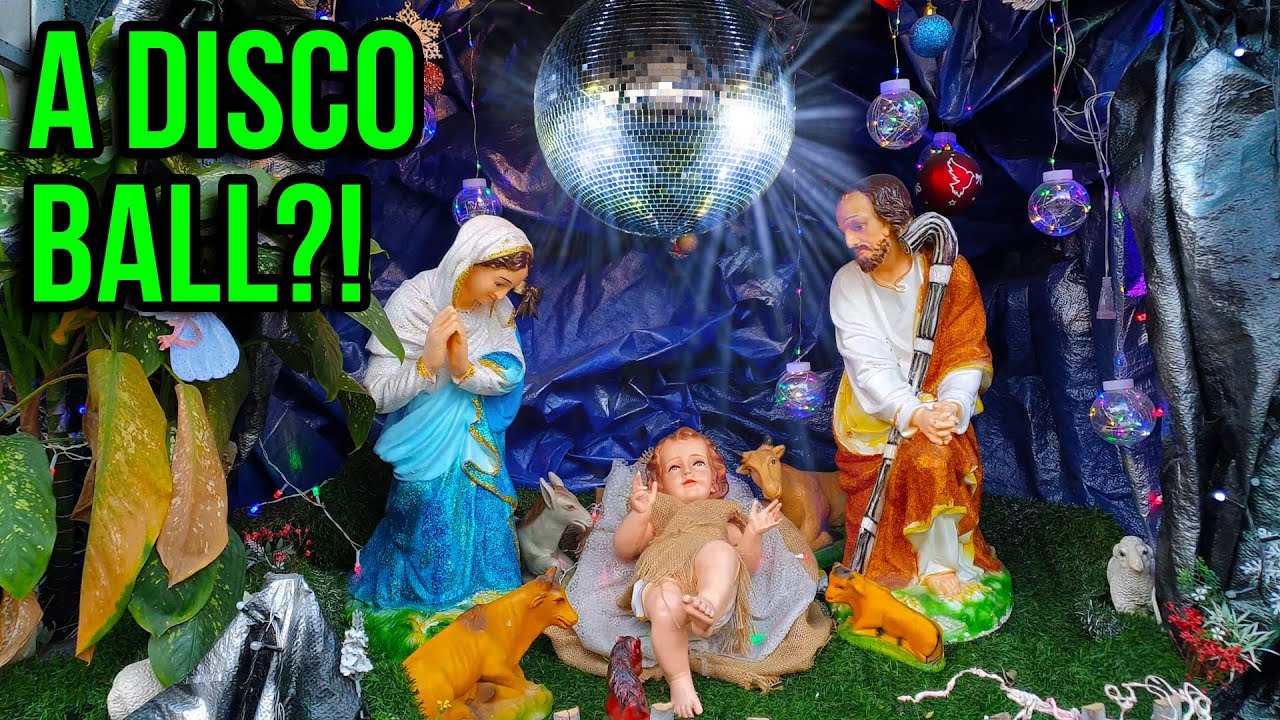 Weird Giant Nativity Scenes on The Streets Of Saigon, Vietnam - YouTube