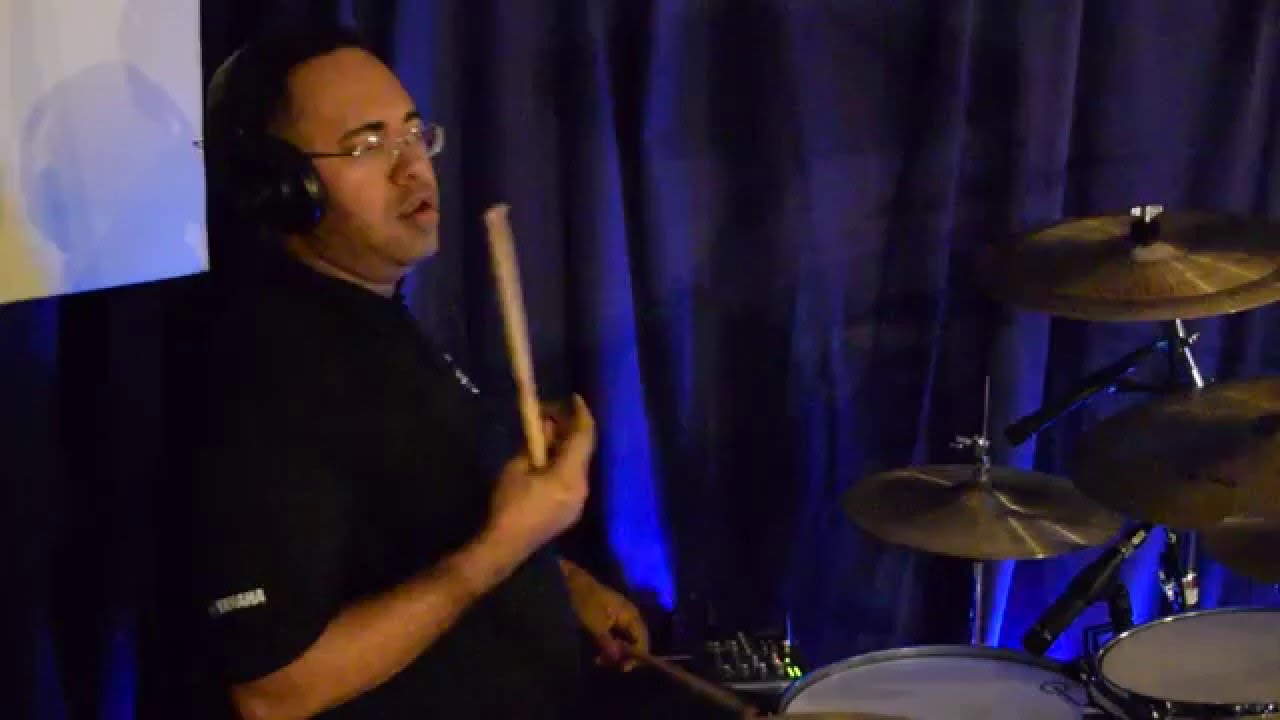 Cleverson Silva Le célèbre batteur (drumer) du Brésil en Suisse - YouTube