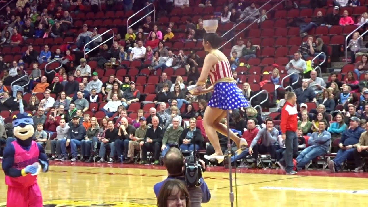 RED PANDA ACROBAT!! - YouTube