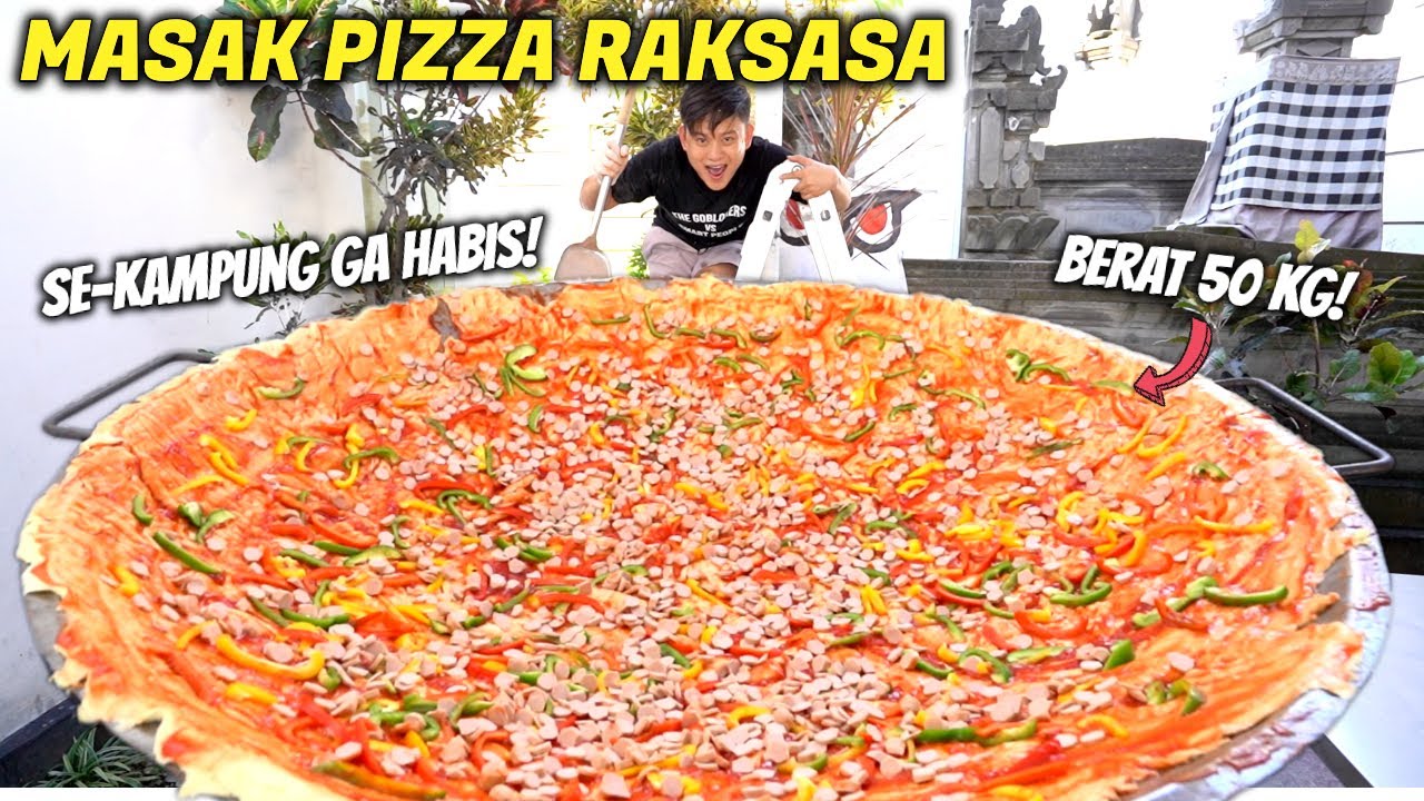 REKOR DUNIA! 50 KG PIZZA SOSIS RAKSASA BUAT MUKBANG SEKELUARGA. - YouTube