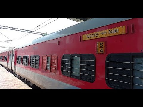 Superfast Indore Daund Express | Chinchwad to Pune - YouTube