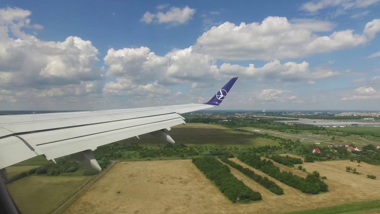 Embraer E170 | LOT Polish airlines | Warsaw to Wrocław | Economy - YouTube
