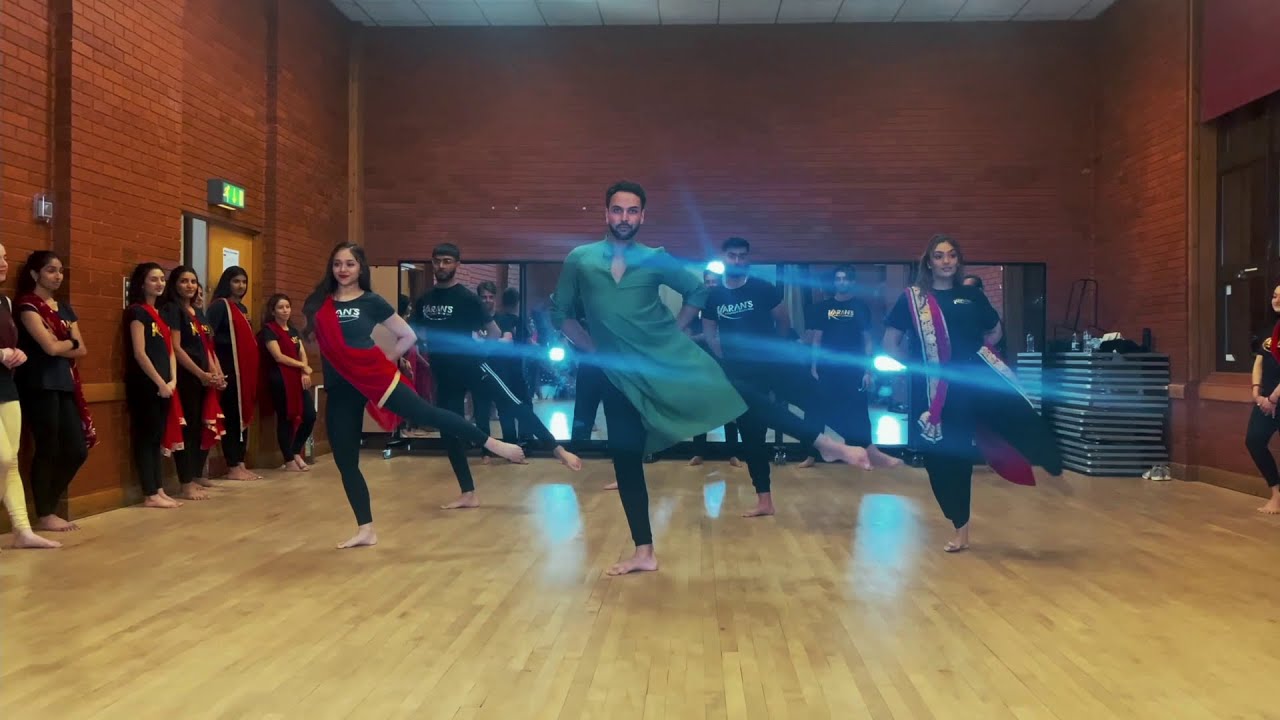 Dupatta Mera | Madhuri Dixit | Karan Pangali choreo | The Fame Game ...