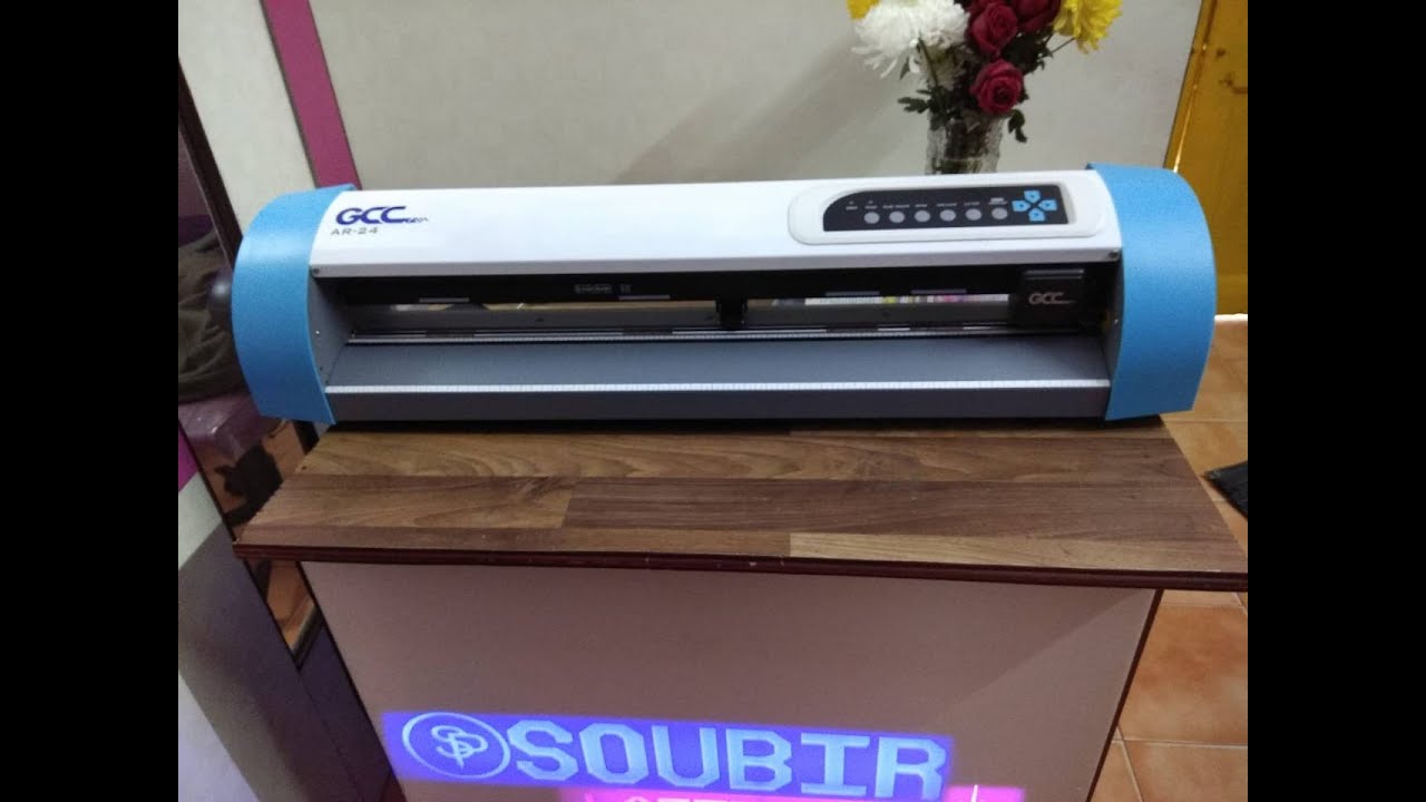 GCC AR-24 vinyl cutting plotter - YouTube