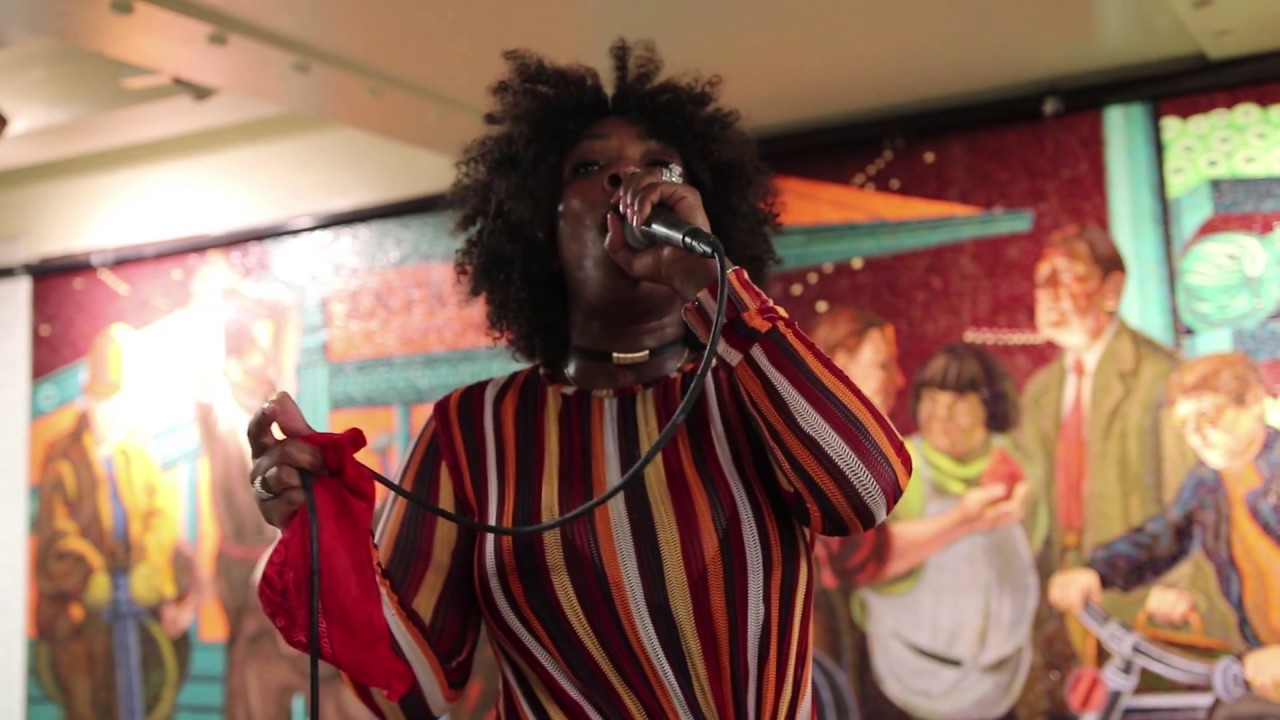 NYC Subway Singer: Denise Weeks "Greatest Love of All" Cover - YouTube