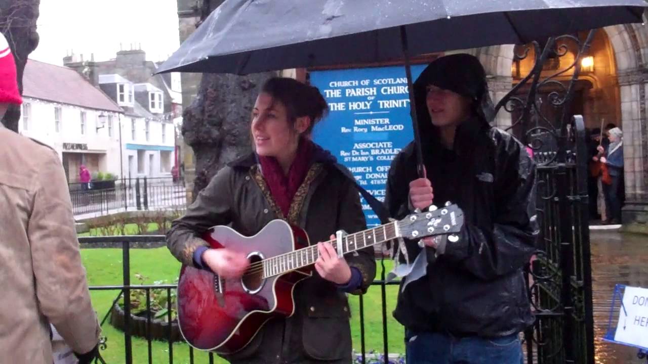 Singer In The Rain Christmas Street Concert St Andrews Fife Scotland ...