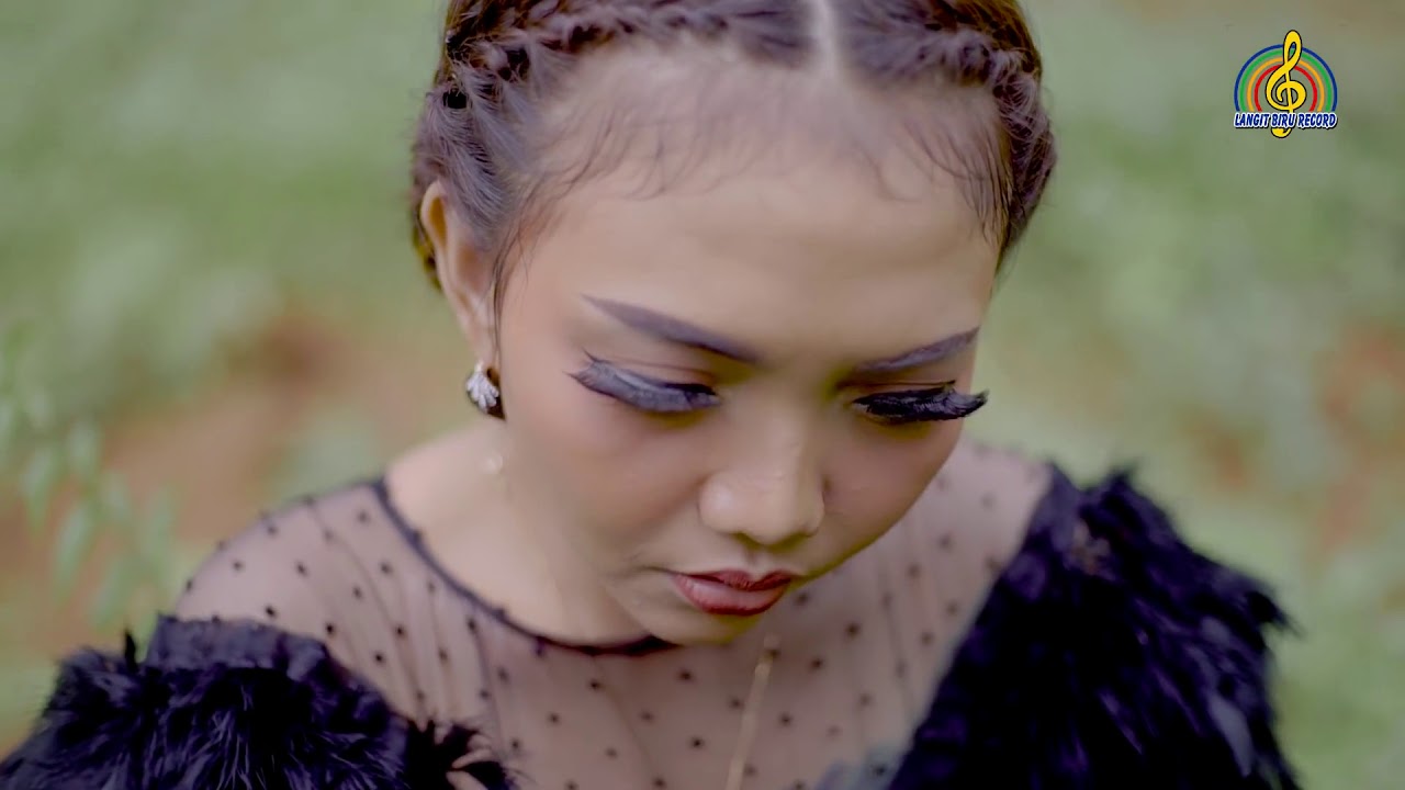 SYAHIBA SAUFA LUNGSET Official Music Video - YouTube