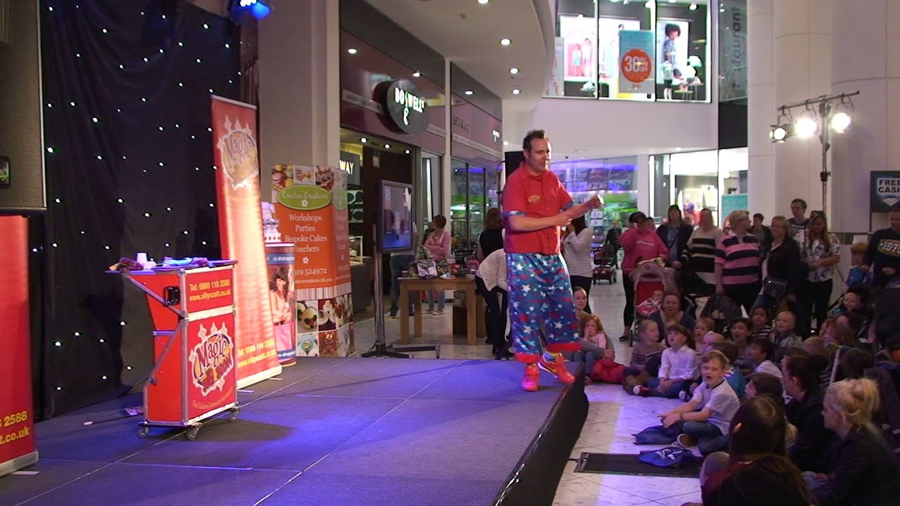 Silly Scott's performance at Cascades Shopping Centre in Portsmouth ...