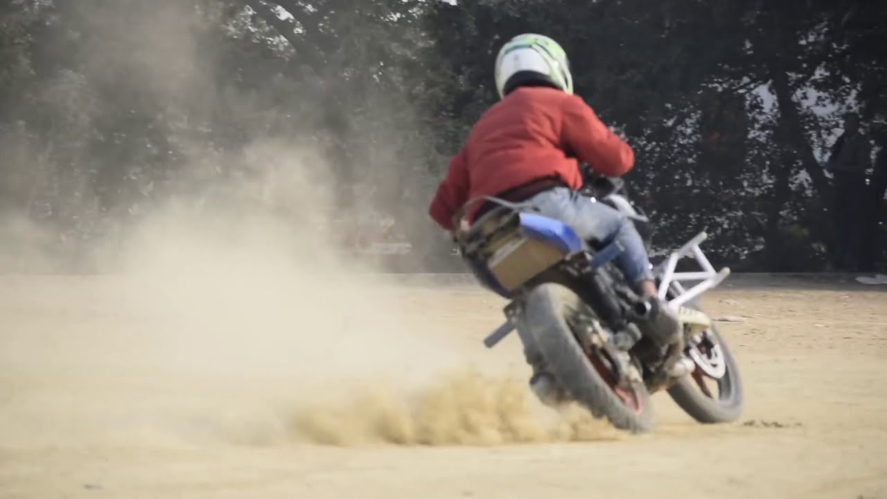 Pulsar 220 stunt review - YouTube