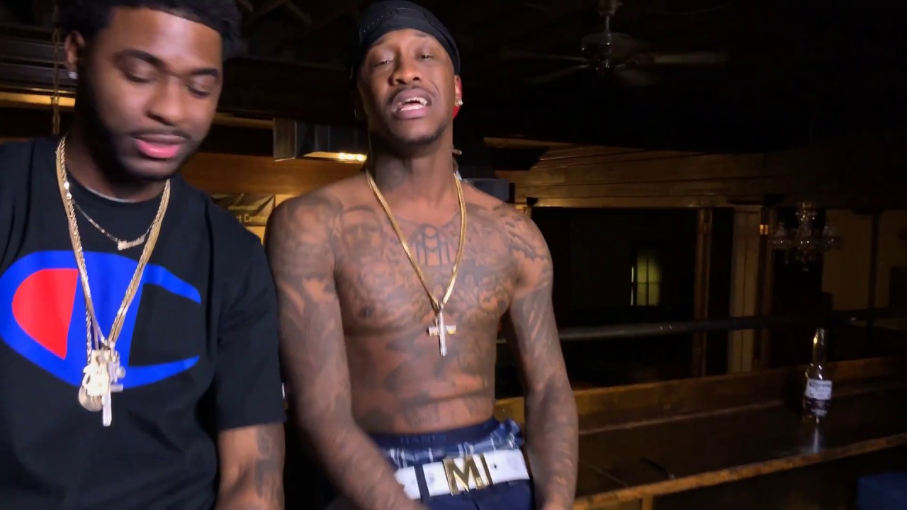 REGGIE RICH FT MACC LOC-MURDA WALK - YouTube