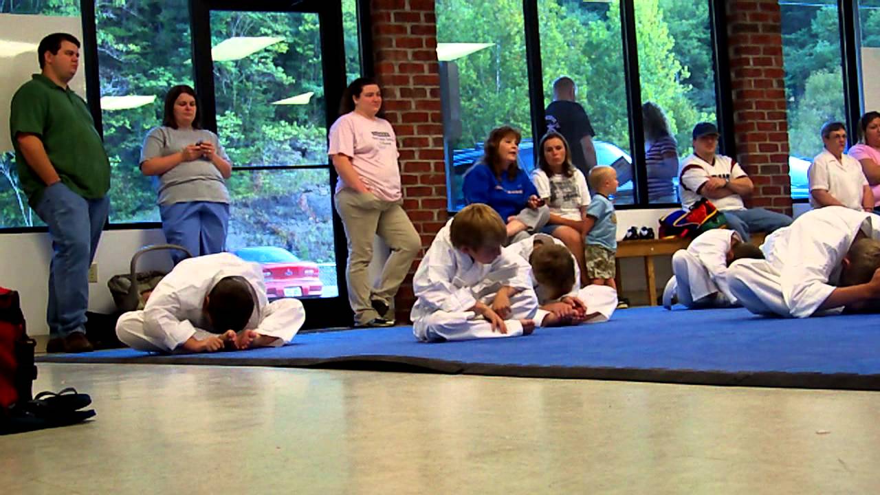 Ethan Karate 2009 - YouTube
