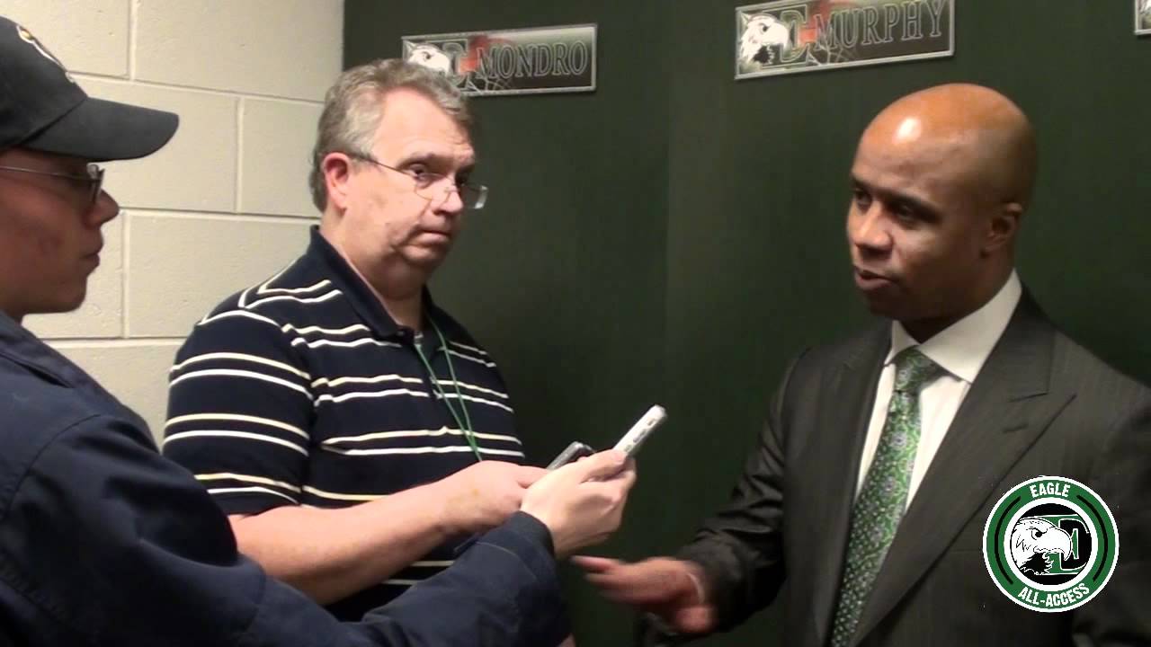 Men's Basketball Starts Rob Murphy Era With Win Over UIC - YouTube