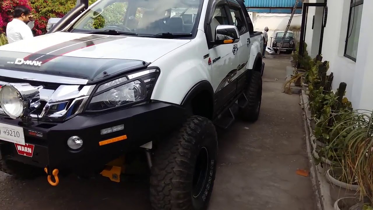 ISUZU VCross Modified by AZAD 4X4 Gaziabad - YouTube