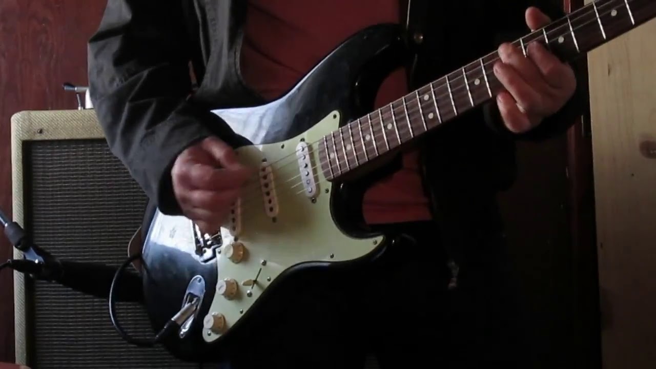 Fender MIM squier series black label stratocaster. - YouTube