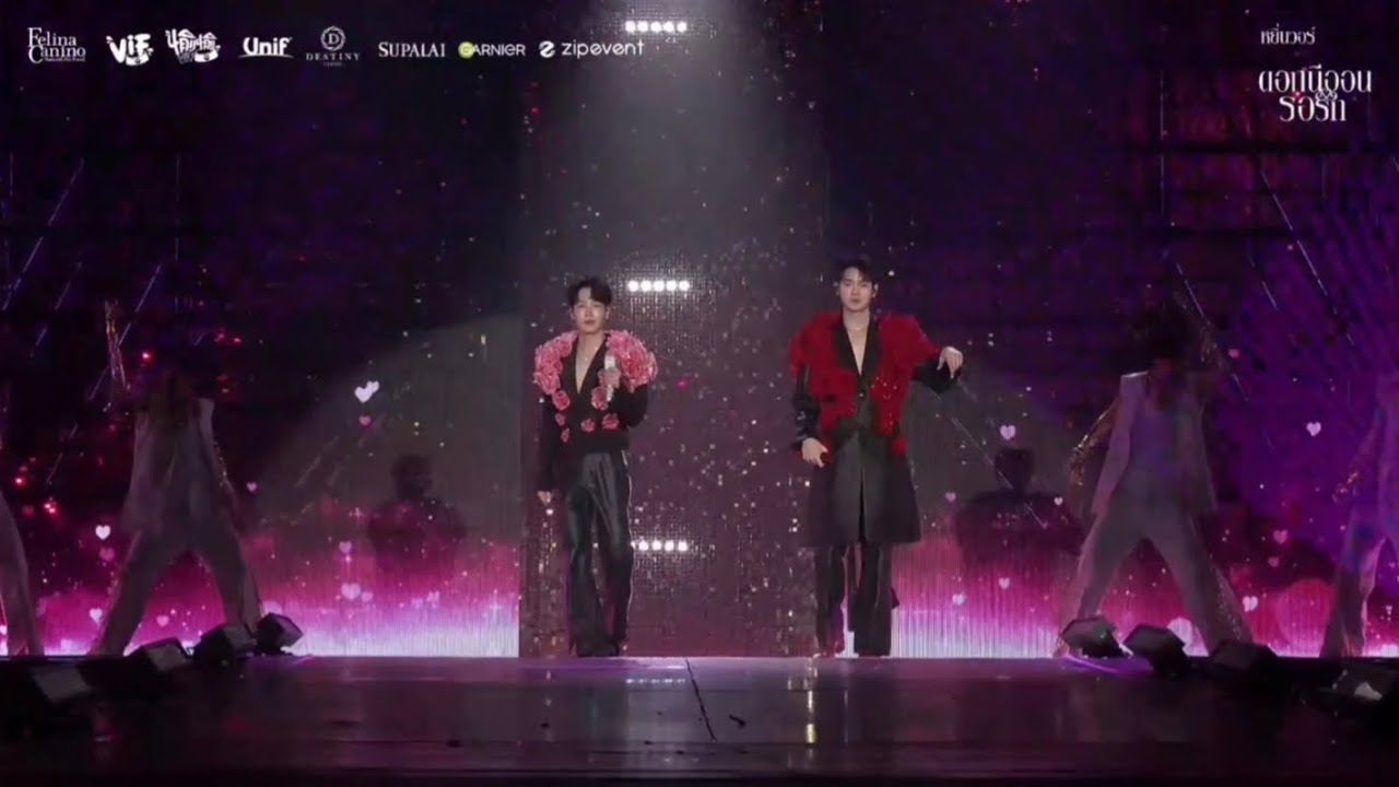 20251011 YINWAR CONCERT DAY 1 듀엣곡 #ดอกนีออนรอรักมื้อแรก #yinwar - YouTube