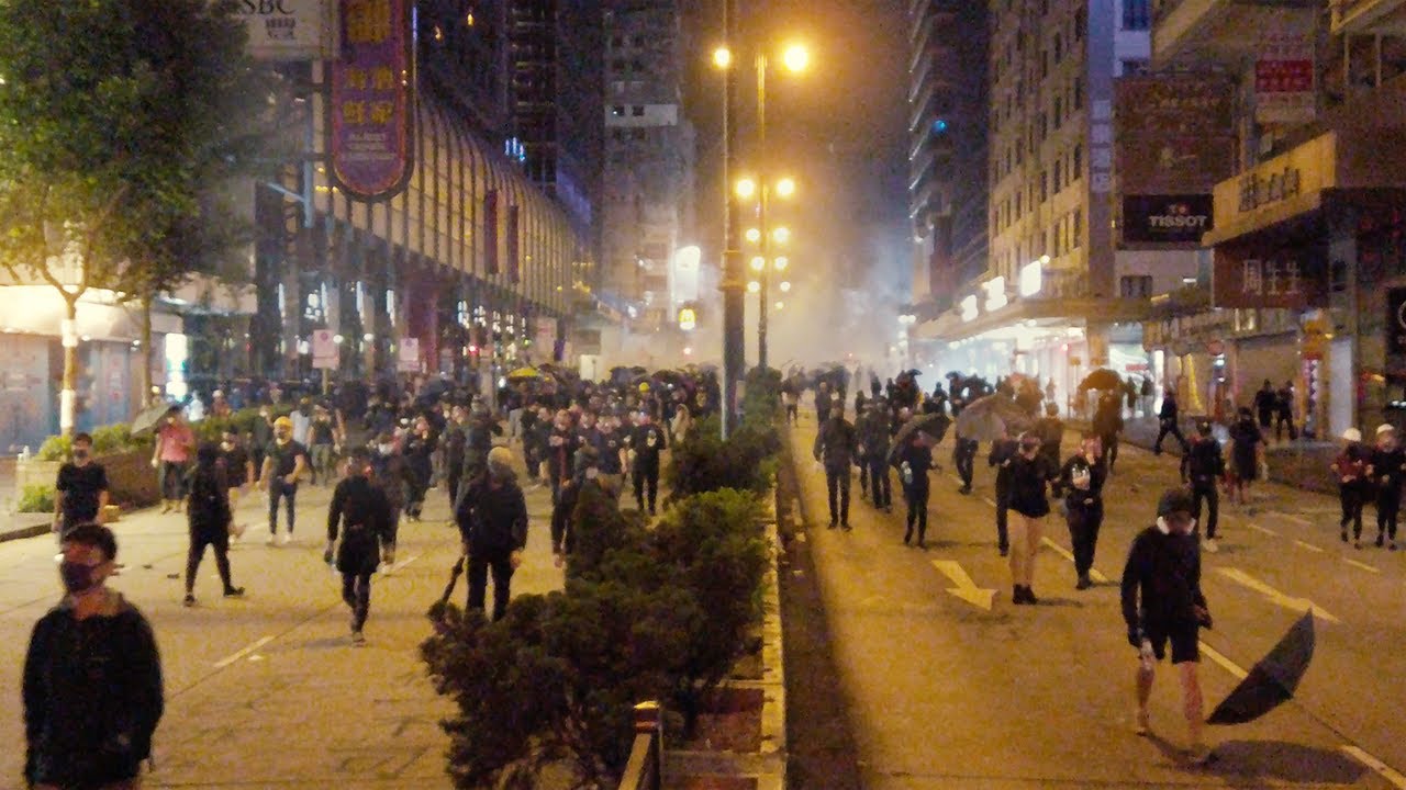 Inside Hong Kong Protest - the night of the PolyU siege - YouTube