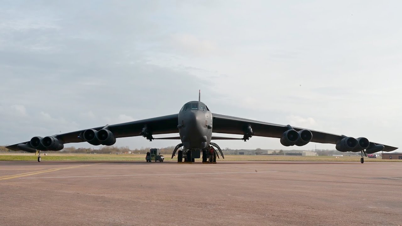 B-52 Stratofortress Aircraft on the Flight Line at RAF Fairford - YouTube