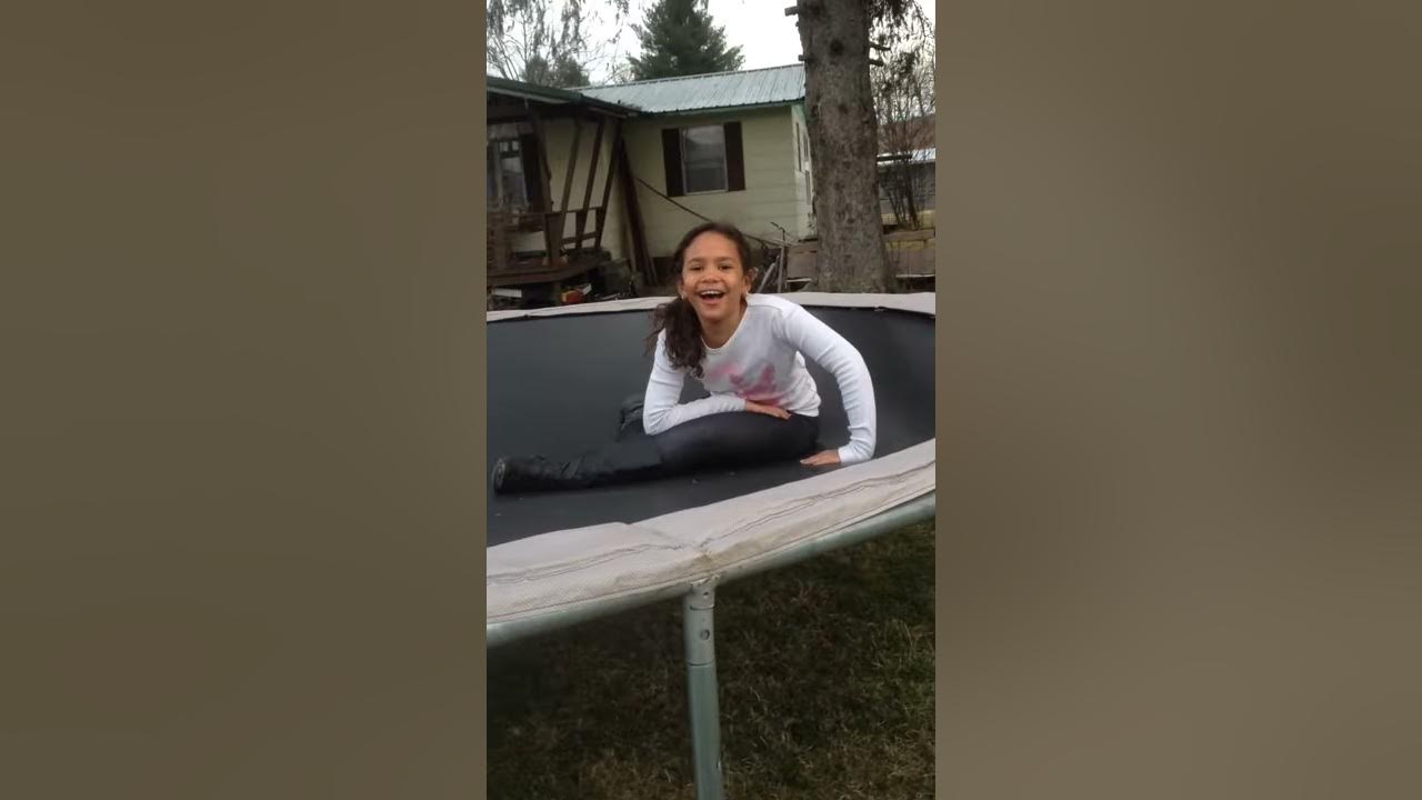 She Ripped Her Pants😂😂😹 Youtube
