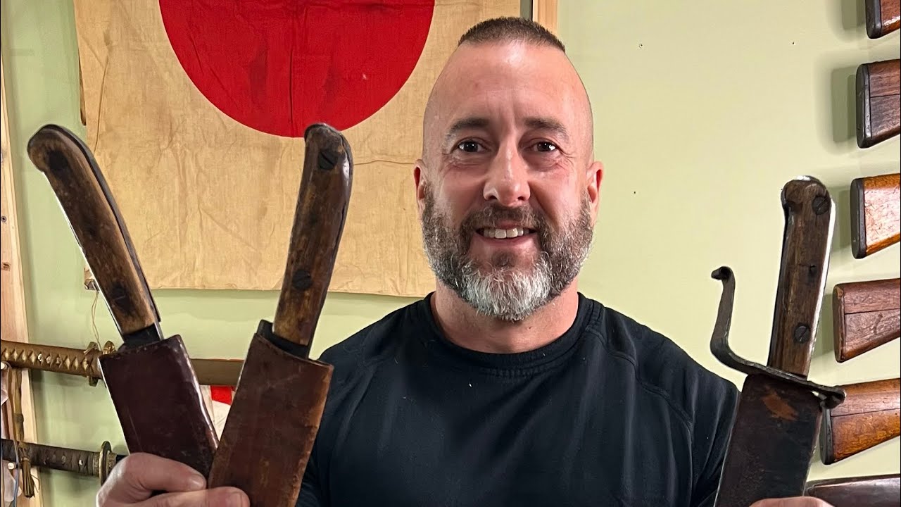 Fighting Knives …. Brian Akins - YouTube