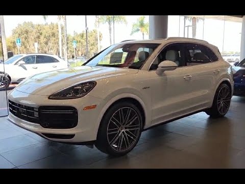 Porsche Cayenne Turbo S E-Hybrid 2023 in Carrara White Metallic with ...