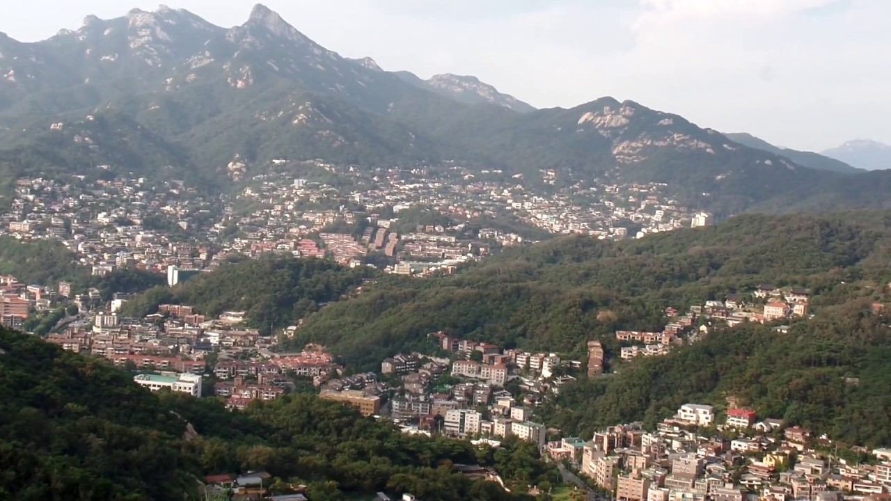 Hiking of Inwangsan Mountain .인왕산(338.2m) , 仁王山 . 한양 도성 (都城). 서울 ...