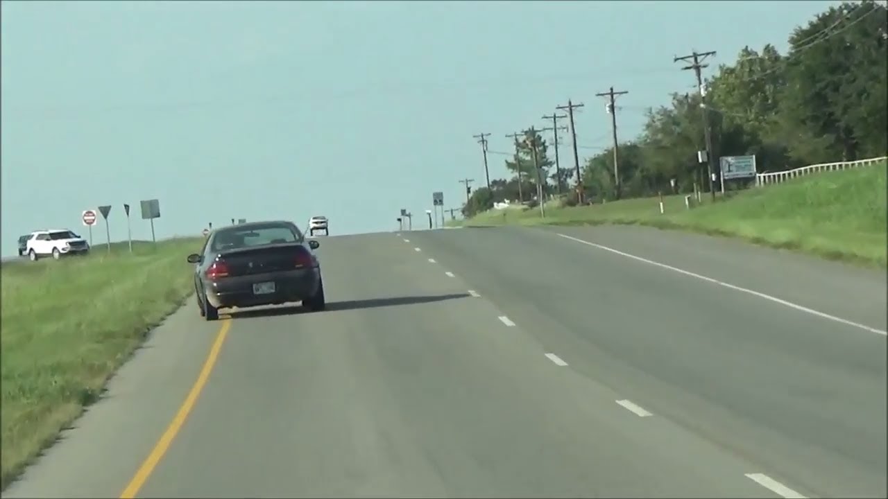 Distracted driver on Highway 81 in Marlow, OK - YouTube