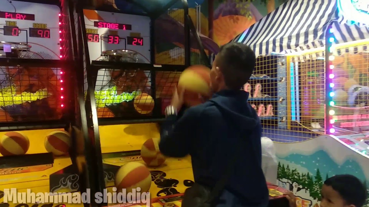 Lagi maen basket di Timezone mati listrik - bola basket Timezone - YouTube