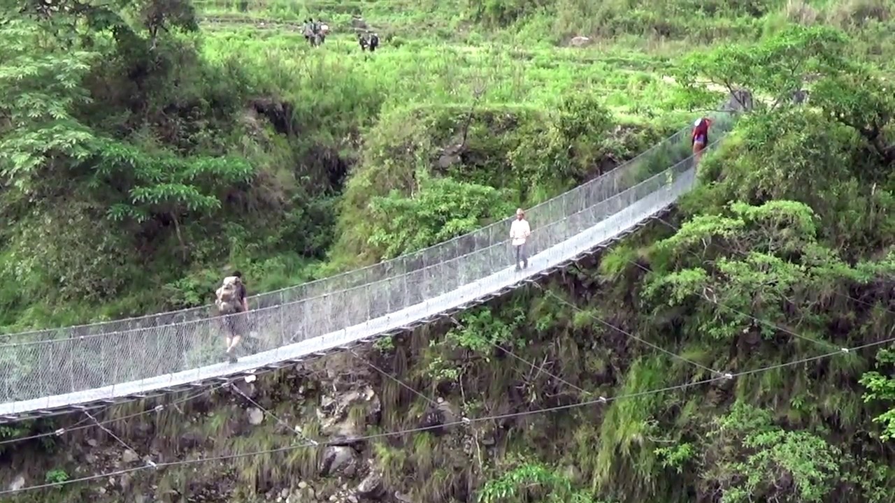 Annapurna Circuit - Besi Sahar to Bhulbhule - YouTube