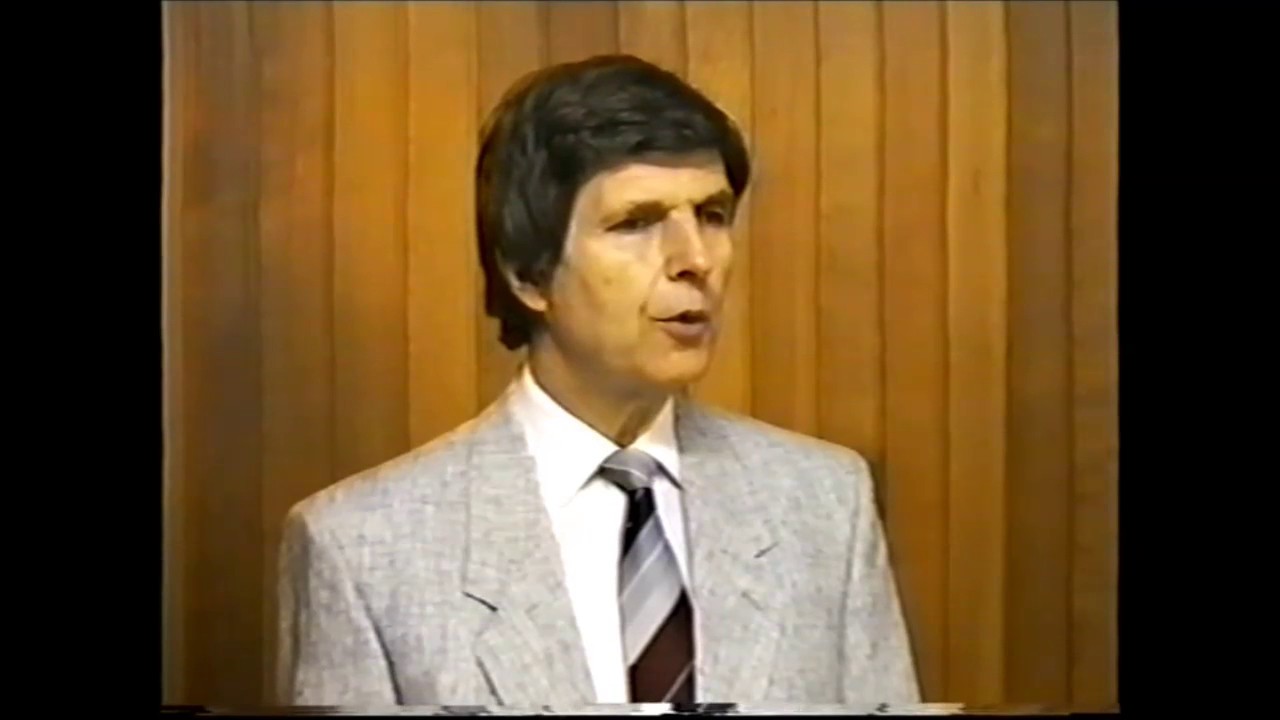 Objawienie św Jana cz 37 Wizja wielkiej nierządnicy i zwierzęcia - YouTube