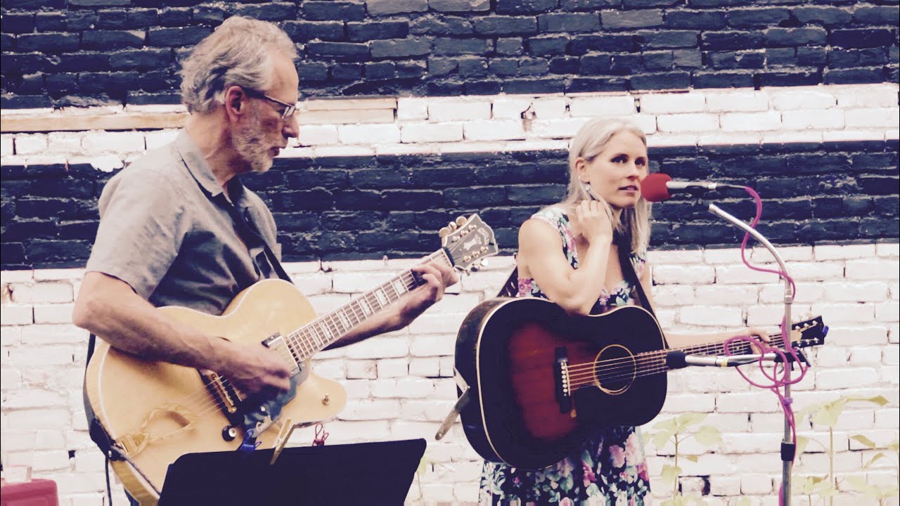 Britt Arnesen live at Smelter City Brewing w/Ron Meissner "Dream In ...