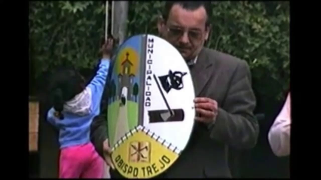 1997 - Acto 9 de Julio Primario J. M. Estrada Presentación del escudo ...