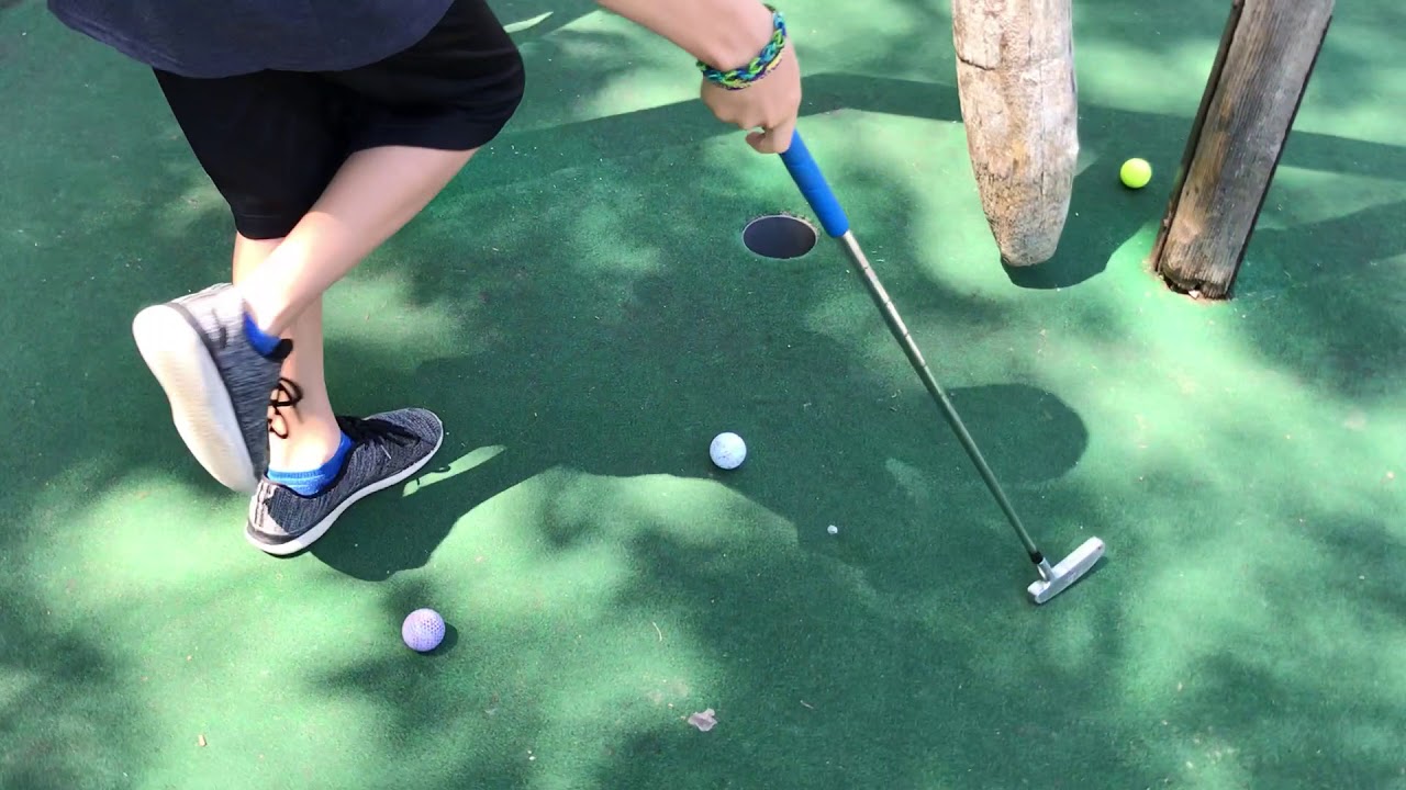 The Red Putter Pendulum Hole - YouTube