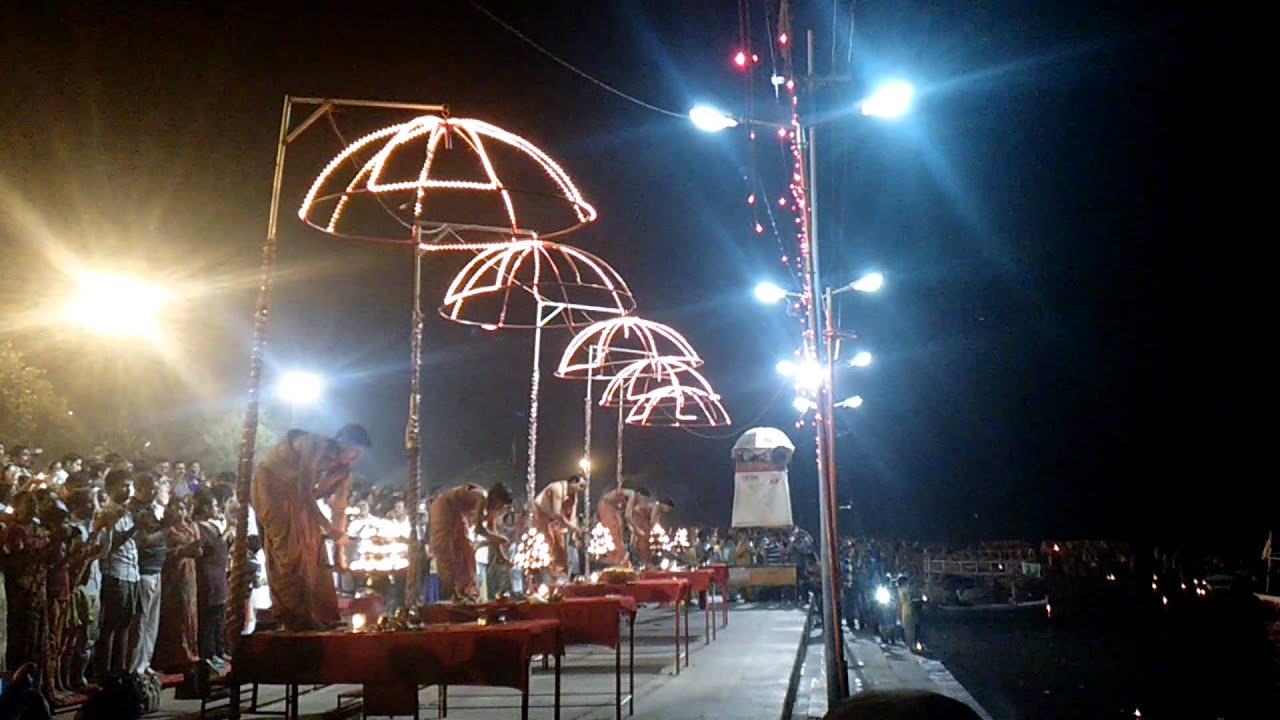 Maa Narmada Aarti at Gwarighat - Jabalpur - Central India - YouTube