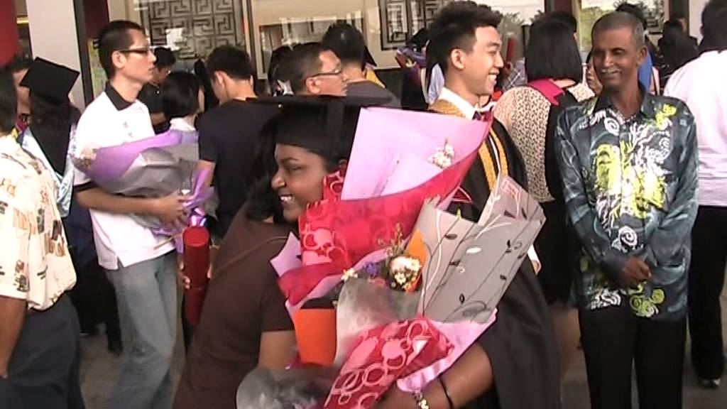 UTAR Satthiya Graduation 23/08/13 (Photo Session) Part 5 - YouTube