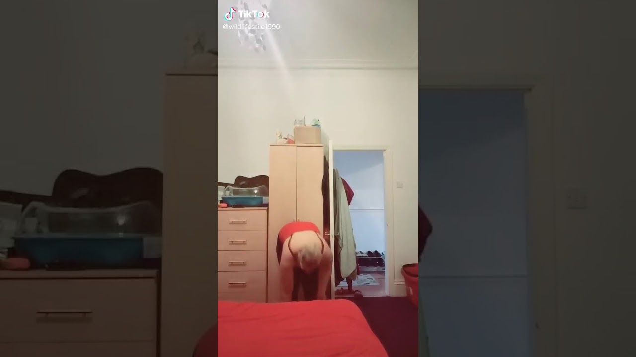 Porn 🌟 Nakey 🙈 Pillow 🤣 Fight 😡 Youtube