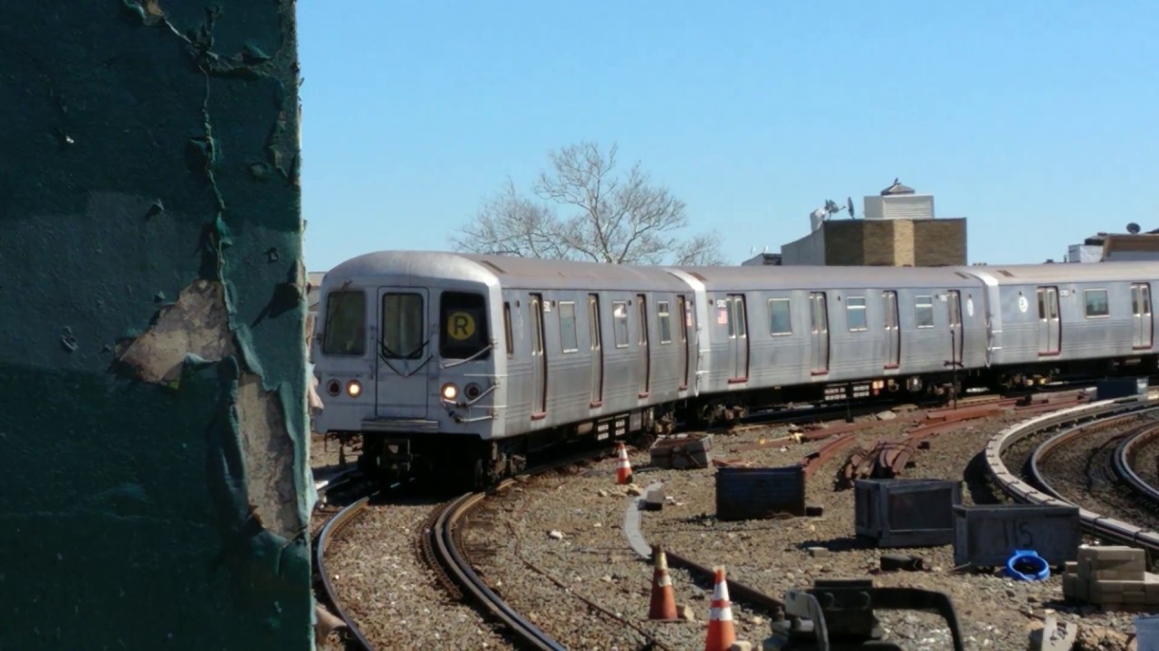 R46 (R) Train Passing 9 Avenue (West End Express, Back) - YouTube