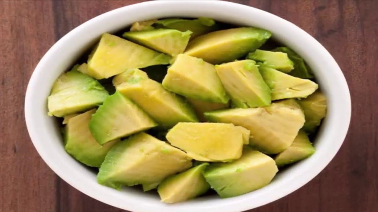 10 Reasons Why You Should Eat An Entire Avocado Every Day - YouTube