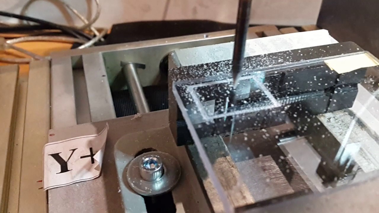 CNC Home made , incisione lexan ,my first engraving, Mach3, Nema23 ...