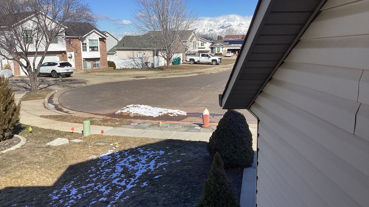 Exploring the house! - YouTube