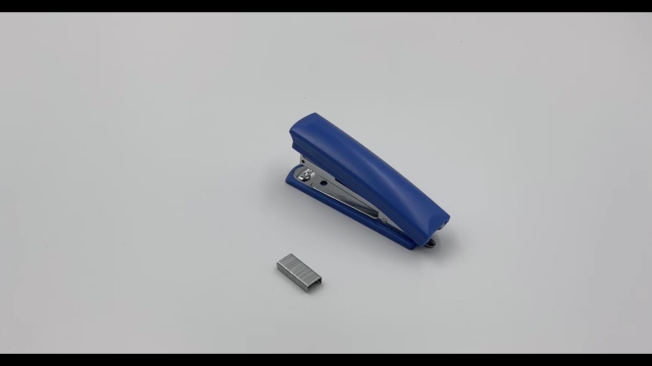 Как пополнить степлер скобами? (How to refill stapler with staples ...